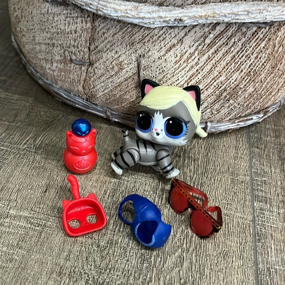 L.O.L. Surprise! | Toys | Lol Surprise Mga Entertainment Pets Shorty ...